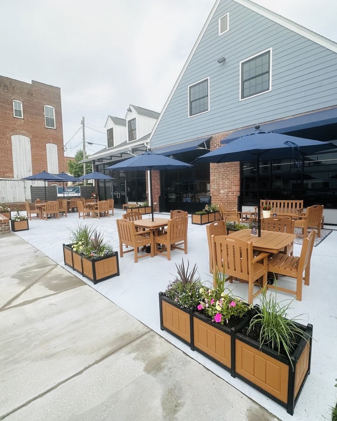 New Parklet Ignites a Spark in Downtown Altavista – Virginia Main Street